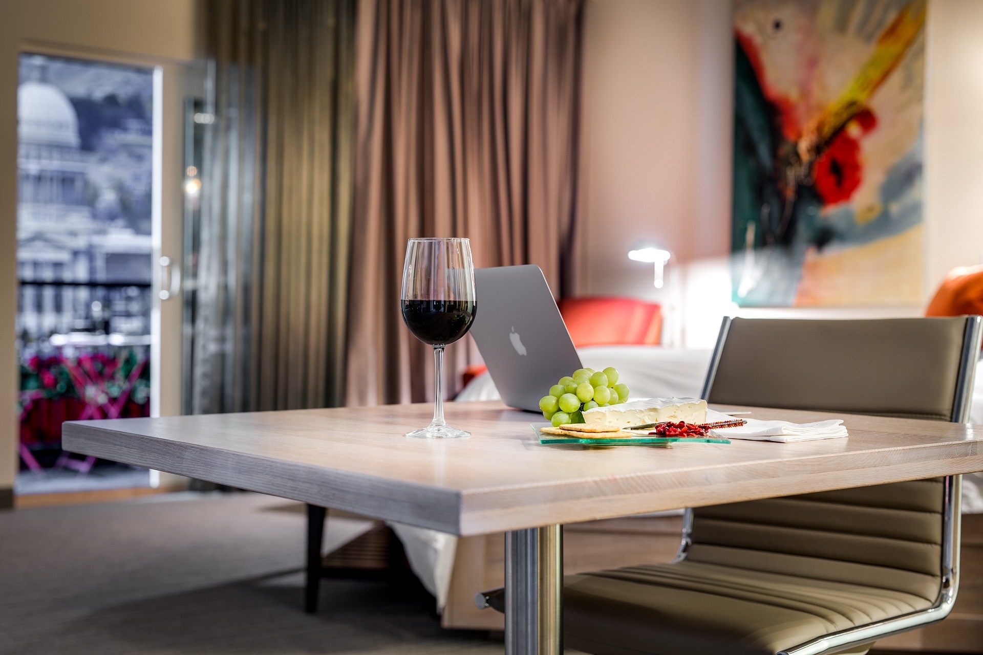 Hilton’s travel survey reveals top trends in 2025 - SmartBrief